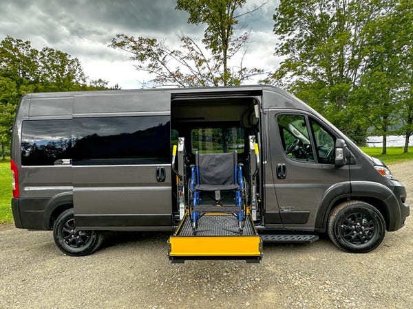 Full-Size Wheelchair Vans | United Access
